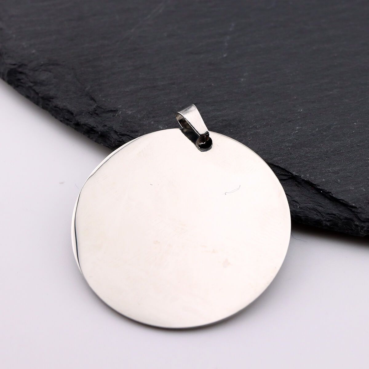 Privezak za pse „Medaljon 40“ Inox ‣ Studio Veljković